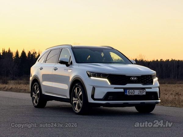 Balts Kia Sorento 2021 Tallina, ar dzinēja tilpumu 2.20 L un nobraukumu 125 tūkst. km par 32500 €, foto  vietnē AUTOMOTO.COM.LV