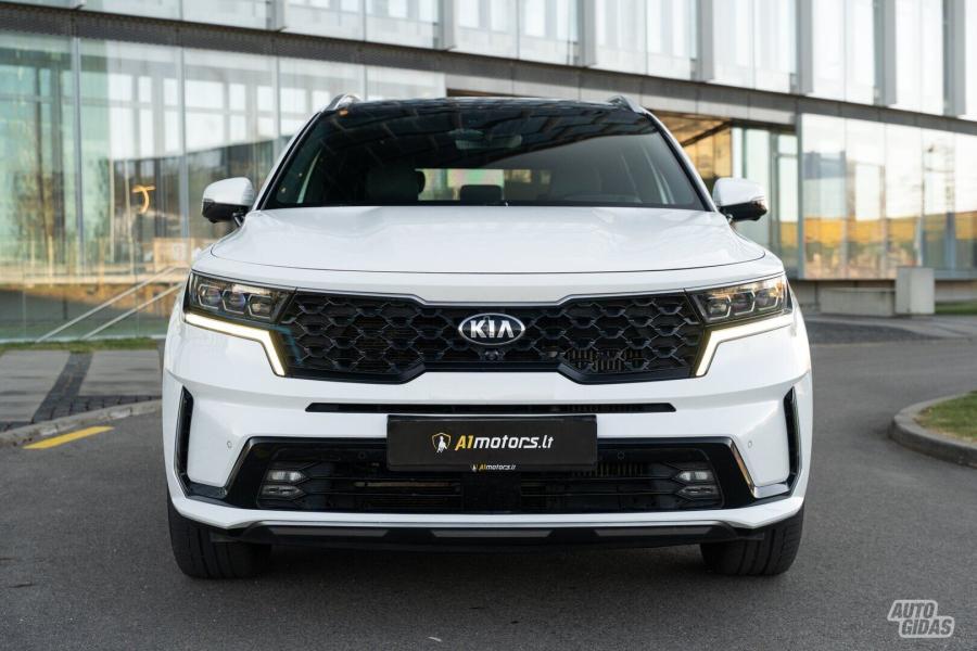 White Kia Sorento 2021 in Vilnius, with an engine capacity of 1.60 L and mileage of 88 thousand km for 35000 €, photo 5 on AUTOMOTO.COM.LV