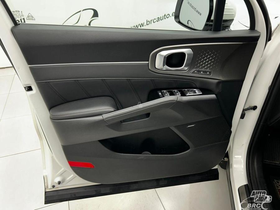 Balts Kia Sorento 2021 Avižieniai, ar dzinēja tilpumu 1.60 L un nobraukumu 54 tūkst. km par 32500 €, foto 35 vietnē AUTOMOTO.COM.LV