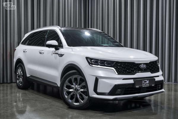 White Kia Sorento 2021 in Marijampole, with an engine capacity of 2.20 L and mileage of 241 thousand km for 24750 €, photo 1 on AUTOMOTO.COM.LV