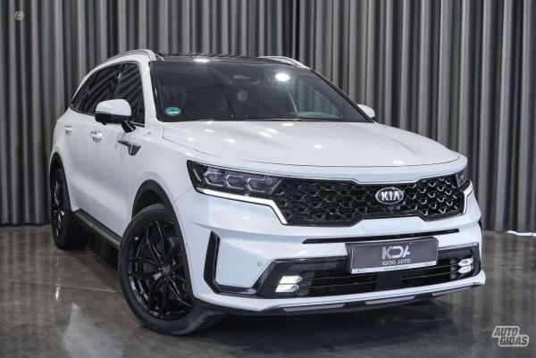 White Kia Sorento 2021 in Marijampole, with an engine capacity of 2.20 L and mileage of 76 thousand km for 31850 €, photo 2 on AUTOMOTO.COM.LV