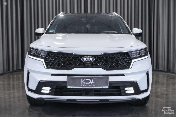 White Kia Sorento 2021 in Marijampole, with an engine capacity of 2.20 L and mileage of 76 thousand km for 31850 €, photo 3 on AUTOMOTO.COM.LV