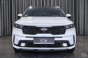 White Kia Sorento 2021 in Marijampole, with an engine capacity of 2.20 L and mileage of 76 thousand km for 31850 €, photo 4 on AUTOMOTO.COM.LV