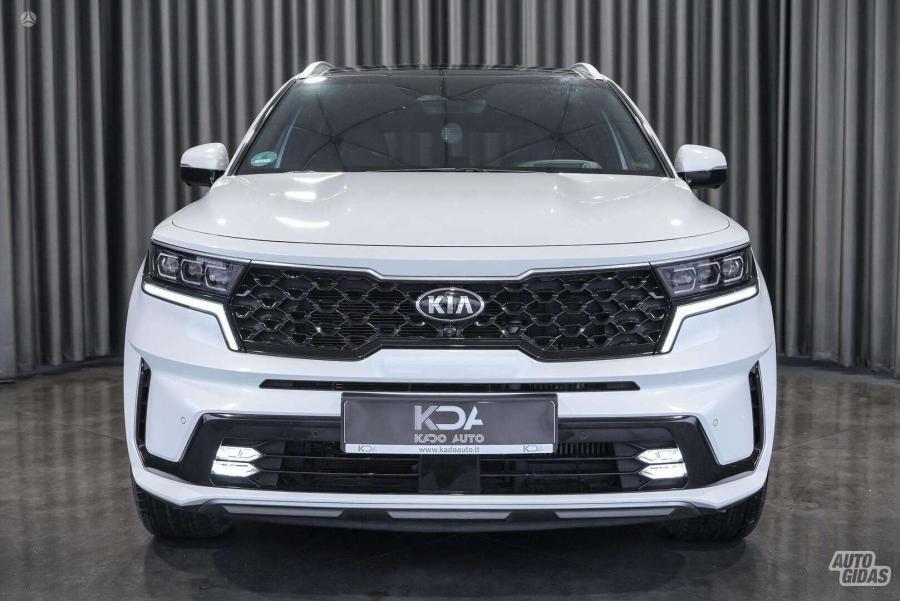 White Kia Sorento 2021 in Marijampole, with an engine capacity of 2.20 L and mileage of 76 thousand km for 31850 €, photo 4 on AUTOMOTO.COM.LV