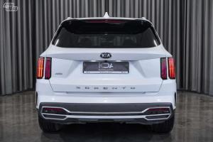 White Kia Sorento 2021 in Marijampole, with an engine capacity of 2.20 L and mileage of 76 thousand km for 31850 €, photo 12 on AUTOMOTO.COM.LV