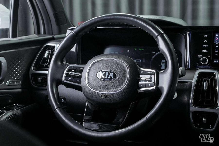 White Kia Sorento 2021 in Marijampole, with an engine capacity of 2.20 L and mileage of 76 thousand km for 31850 €, photo 20 on AUTOMOTO.COM.LV