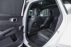 White Kia Sorento 2021 in Marijampole, with an engine capacity of 2.20 L and mileage of 76 thousand km for 31850 €, photo 33 on AUTOMOTO.COM.LV