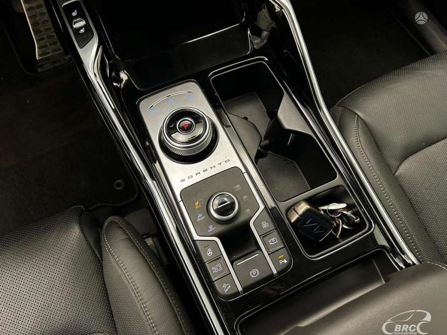 Balts Kia Sorento 2021 Viļņa, ar dzinēja tilpumu 1.60 L un nobraukumu 54 tūkst. km par 31900 €, foto 24 vietnē AUTOMOTO.COM.LV