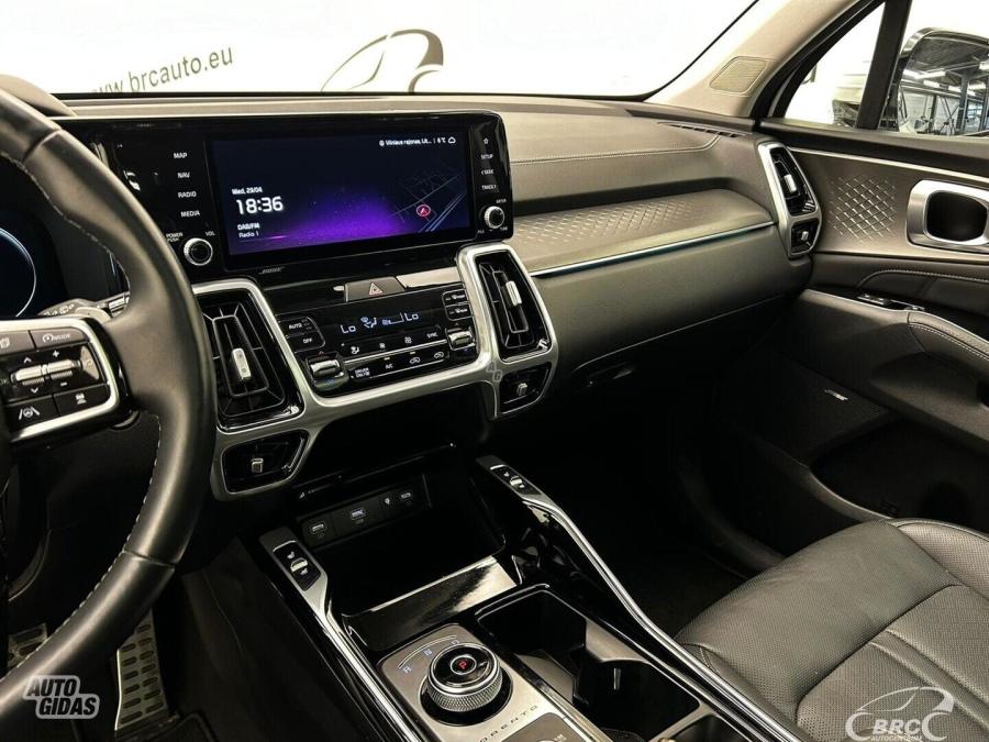 Белый Киа Соренто 2021 в Авиженяй, объемом двигателя 1.60 л и пробегом 54 тыс. км за 31900 €, фото 18 на AUTOMOTO.COM.LV