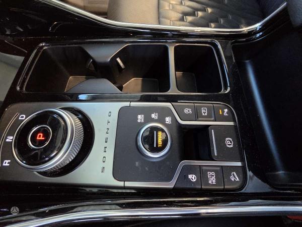 Balts Kia Sorento 2021 Kauņa, ar dzinēja tilpumu 2.15 L un nobraukumu 147 tūkst. km par 32990 €, foto 7 vietnē AUTOMOTO.COM.LV