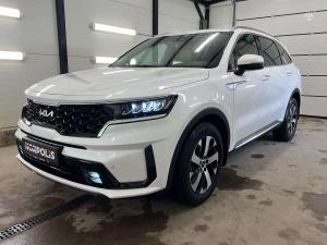 White Kia Sorento 2021 in Vilnius, with an engine capacity of 2.15 L and mileage of 201 thousand km for 19118 €, photo 4 on AUTOMOTO.COM.LV
