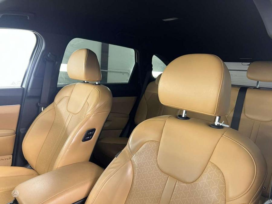 White Kia Sorento 2021 in Vilnius, with an engine capacity of 2.15 L and mileage of 201 thousand km for 19118 €, photo 14 on AUTOMOTO.COM.LV