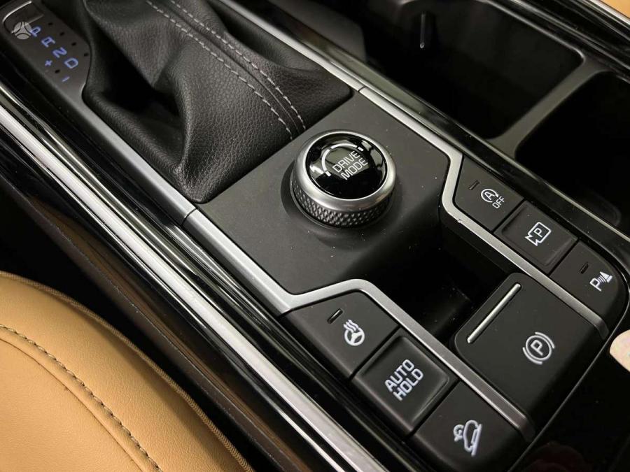 White Kia Sorento 2021 in Vilnius, with an engine capacity of 2.15 L and mileage of 201 thousand km for 19118 €, photo 19 on AUTOMOTO.COM.LV