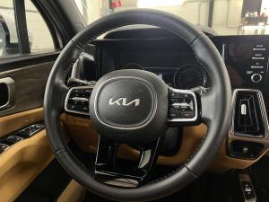 White Kia Sorento 2021 in Vilnius, with an engine capacity of 2.15 L and mileage of 201 thousand km for 19118 €, photo 24 on AUTOMOTO.COM.LV