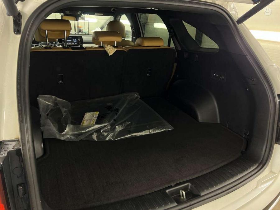 White Kia Sorento 2021 in Vilnius, with an engine capacity of 2.15 L and mileage of 201 thousand km for 19118 €, photo 32 on AUTOMOTO.COM.LV