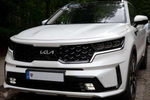 Balts Kia Sorento 2021 Viļņa, ar dzinēja tilpumu 1.60 L un nobraukumu 53 tūkst. km par 33000 €, foto  vietnē AUTOMOTO.COM.LV