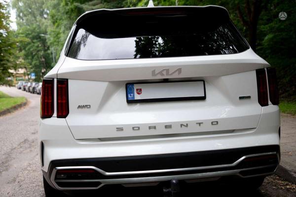 Balts Kia Sorento 2021 Viļņa, ar dzinēja tilpumu 1.60 L un nobraukumu 53 tūkst. km par 33000 €, foto 2 vietnē AUTOMOTO.COM.LV
