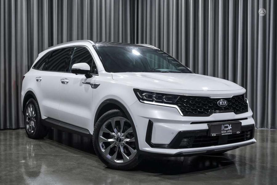 White Kia Sorento 2021 in Marijampole, with an engine capacity of 2.15 L and mileage of 241 thousand km for 24450 €, photo 1 on AUTOMOTO.COM.LV