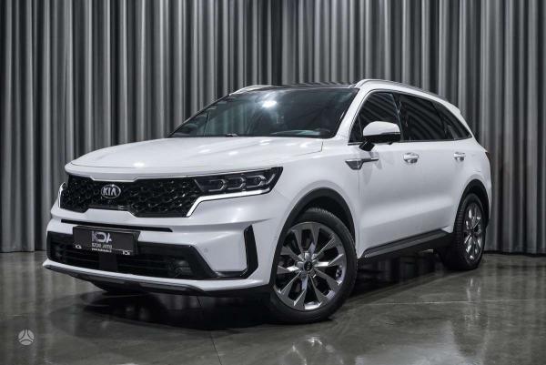 White Kia Sorento 2021 in Marijampole, with an engine capacity of 2.15 L and mileage of 241 thousand km for 24450 €, photo 6 on AUTOMOTO.COM.LV