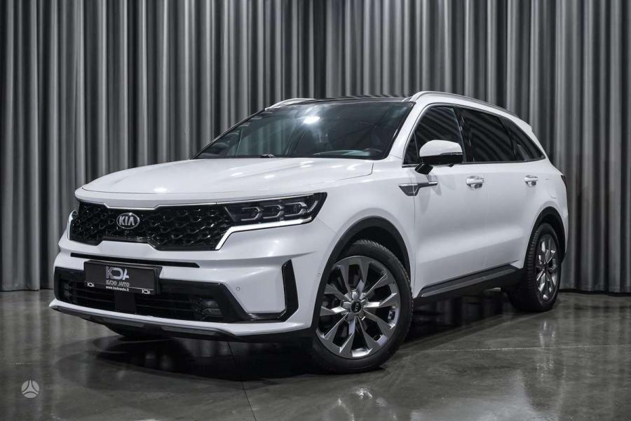 White Kia Sorento 2021 in Marijampole, with an engine capacity of 2.15 L and mileage of 241 thousand km for 24450 €, photo 6 on AUTOMOTO.COM.LV
