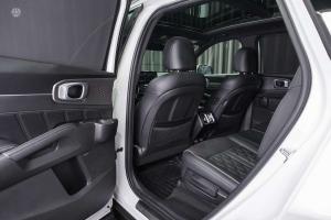 White Kia Sorento 2021 in Marijampole, with an engine capacity of 2.15 L and mileage of 241 thousand km for 24450 €, photo 32 on AUTOMOTO.COM.LV