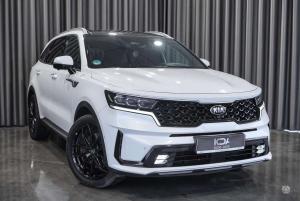 White Kia Sorento 2021 in Marijampole, with an engine capacity of 2.15 L and mileage of 76 thousand km for 31850 €, photo 3 on AUTOMOTO.COM.LV