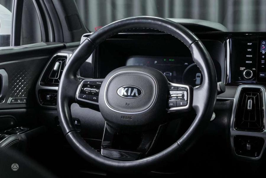 White Kia Sorento 2021 in Marijampole, with an engine capacity of 2.15 L and mileage of 76 thousand km for 31850 €, photo 20 on AUTOMOTO.COM.LV