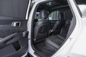 White Kia Sorento 2021 in Marijampole, with an engine capacity of 2.15 L and mileage of 76 thousand km for 31850 €, photo 33 on AUTOMOTO.COM.LV