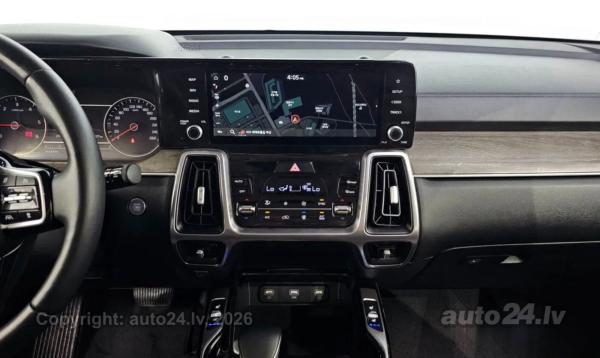 Kia Sorento 2021 Tallina vietnÄ Balts Kia Sorento 2021 Tallina, ar dzinÄja tilpumu 2.20 L un nobraukumu 117 tÅ«kst. km par 29880 ā¬, foto 8 vietnÄ AUTOMOTO.COM.LV