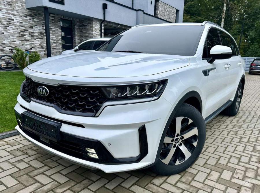 Balts Kia Sorento 2021 Viļņa, ar dzinēja tilpumu 2.15 L un nobraukumu 230 tūkst. km par 14250 €, foto 1 vietnē AUTOMOTO.COM.LV