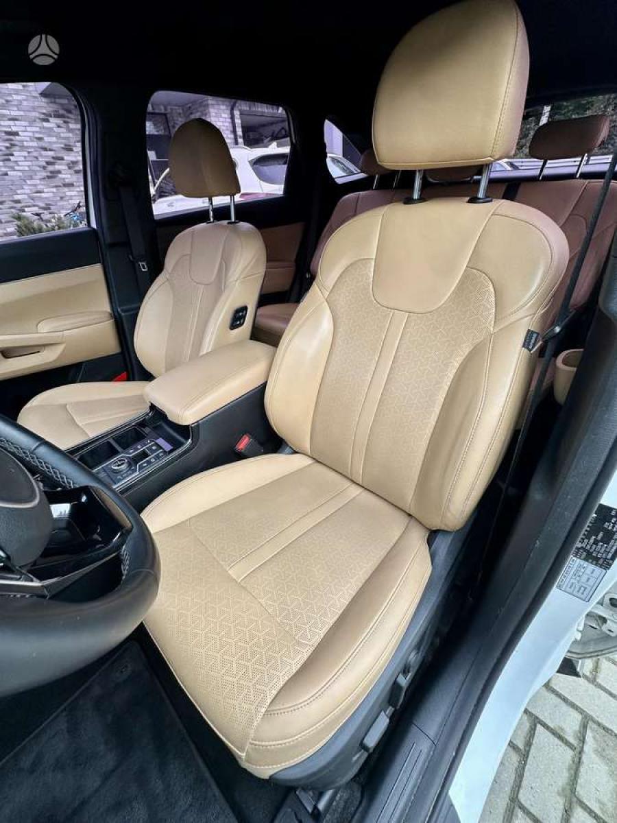 Balts Kia Sorento 2021 Viļņa, ar dzinēja tilpumu 2.15 L un nobraukumu 230 tūkst. km par 14250 €, foto 24 vietnē AUTOMOTO.COM.LV
