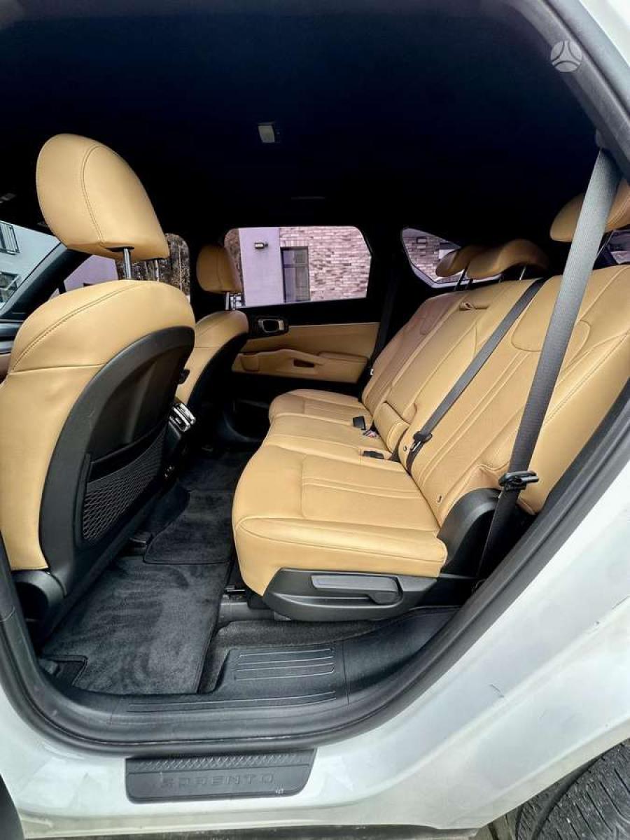 Balts Kia Sorento 2021 Viļņa, ar dzinēja tilpumu 2.15 L un nobraukumu 230 tūkst. km par 14250 €, foto 33 vietnē AUTOMOTO.COM.LV