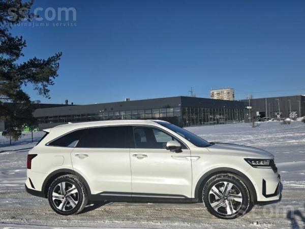 Белый Киа Соренто 2022 в Юрмала, объемом двигателя 1.60 л и пробегом 110 тыс. км за 30990 €, фото 6 на AUTOMOTO.COM.LV
