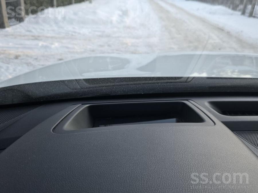 White Kia Sorento 2022 in Jurmala, with an engine capacity of 1.60 L and mileage of 110 thousand km for 30990 €, photo 15 on AUTOMOTO.COM.LV