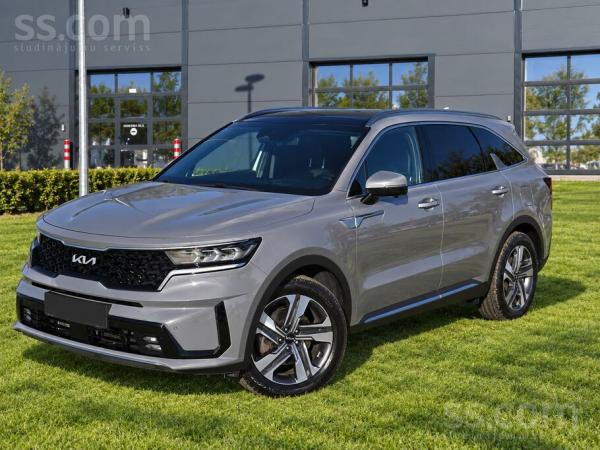 White Kia Sorento 2022 in Jurmala, with an engine capacity of 1.60 L and mileage of 125 thousand km for 27500 €, photo 1 on AUTOMOTO.COM.LV