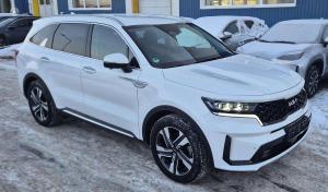 White Kia Sorento 2023 in Siauliai, with an engine capacity of 2.15 L and mileage of 30 thousand km for 28400 €, photo  on AUTOMOTO.COM.LV