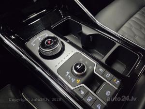 White Kia Sorento 2023 in Tallinn, with an engine capacity of 2.20 L and mileage of 58 thousand km for 45900 €, photo 13 on AUTOMOTO.COM.LV