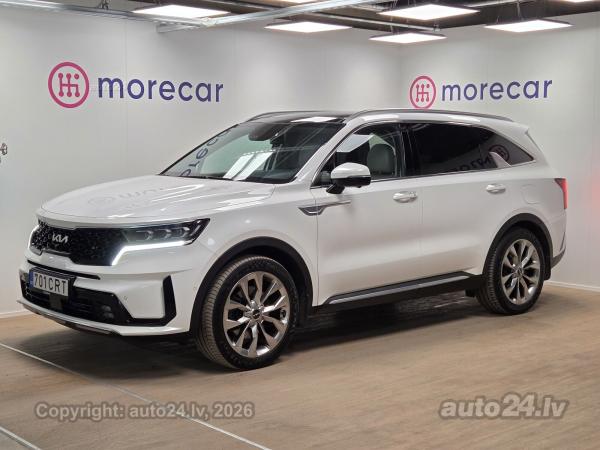 Balts Kia Sorento 2023 Tallina, ar dzinēja tilpumu 2.20 L un nobraukumu 52 tūkst. km par 46900 €, foto  vietnē AUTOMOTO.COM.LV