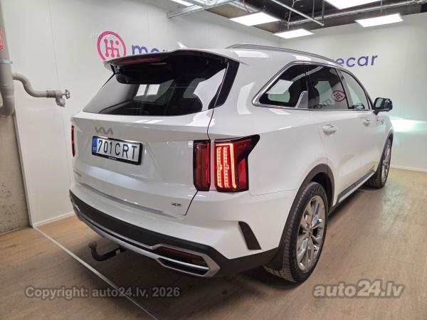 White Kia Sorento 2023 in Tallinn, with an engine capacity of 2.20 L and mileage of 52 thousand km for 46900 €, photo 6 on AUTOMOTO.COM.LV