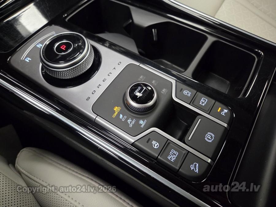 Balts Kia Sorento 2023 Tallina, ar dzinēja tilpumu 2.20 L un nobraukumu 52 tūkst. km par 46900 €, foto 14 vietnē AUTOMOTO.COM.LV