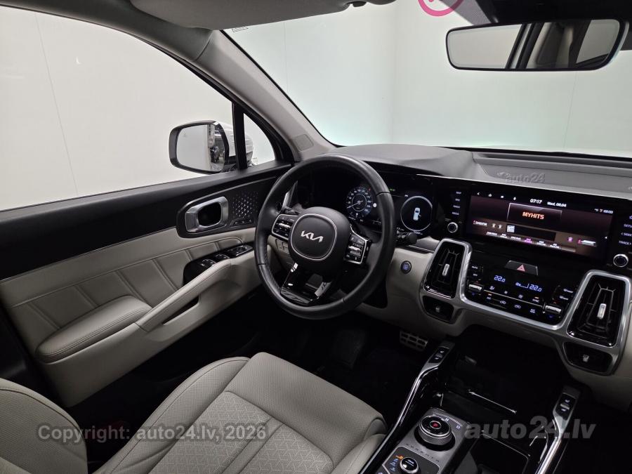 Balts Kia Sorento 2023 Tallina, ar dzinēja tilpumu 2.20 L un nobraukumu 52 tūkst. km par 46900 €, foto 15 vietnē AUTOMOTO.COM.LV