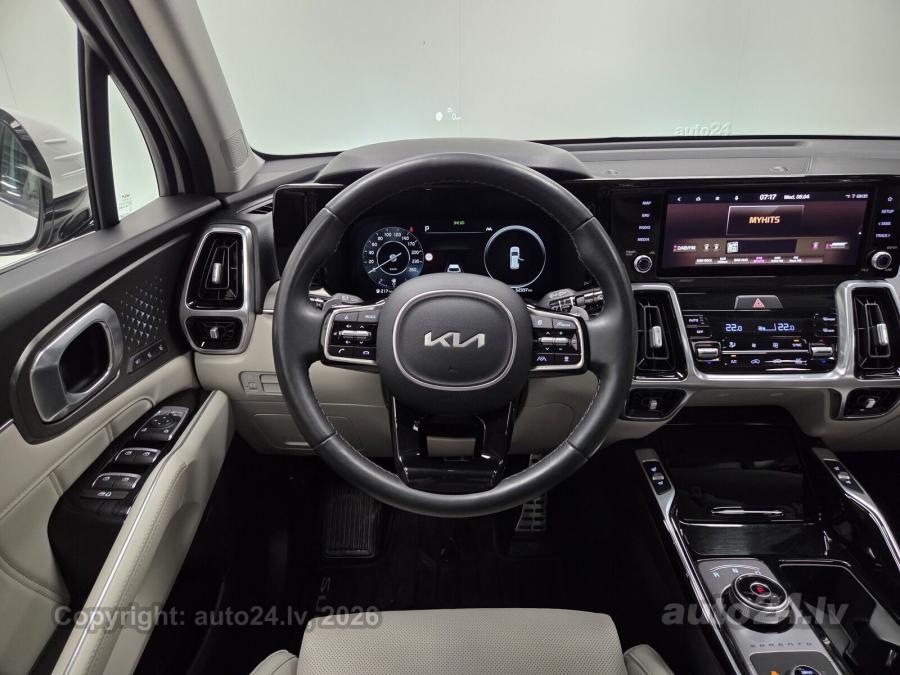 Balts Kia Sorento 2023 Tallina, ar dzinēja tilpumu 2.20 L un nobraukumu 52 tūkst. km par 46900 €, foto 16 vietnē AUTOMOTO.COM.LV