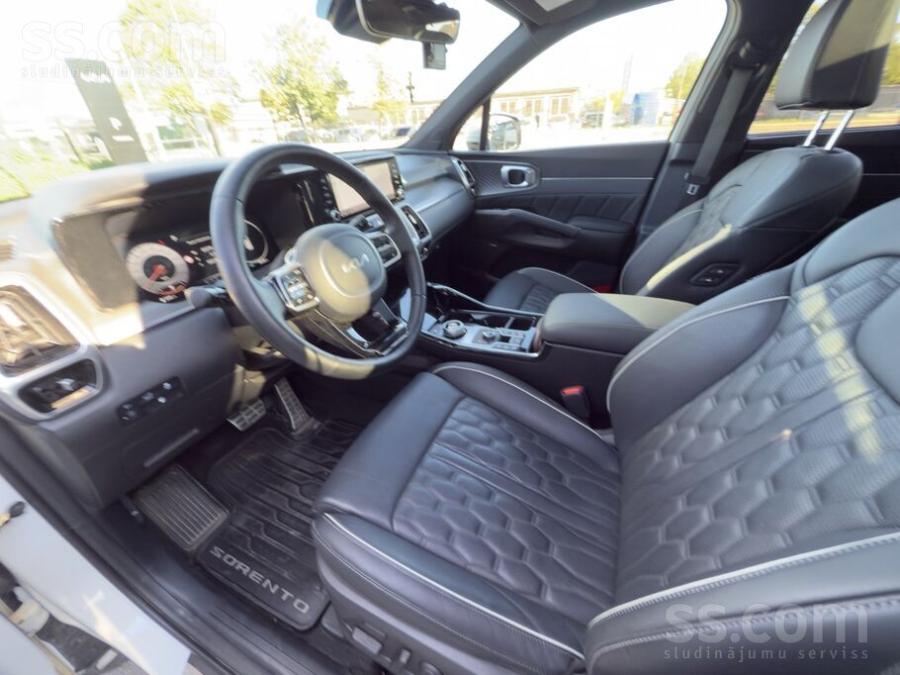 Balts Kia Sorento 2023 Jelgava, ar dzinēja tilpumu 1.60 L un nobraukumu 33 tūkst. km par 47900 €, foto 13 vietnē AUTOMOTO.COM.LV