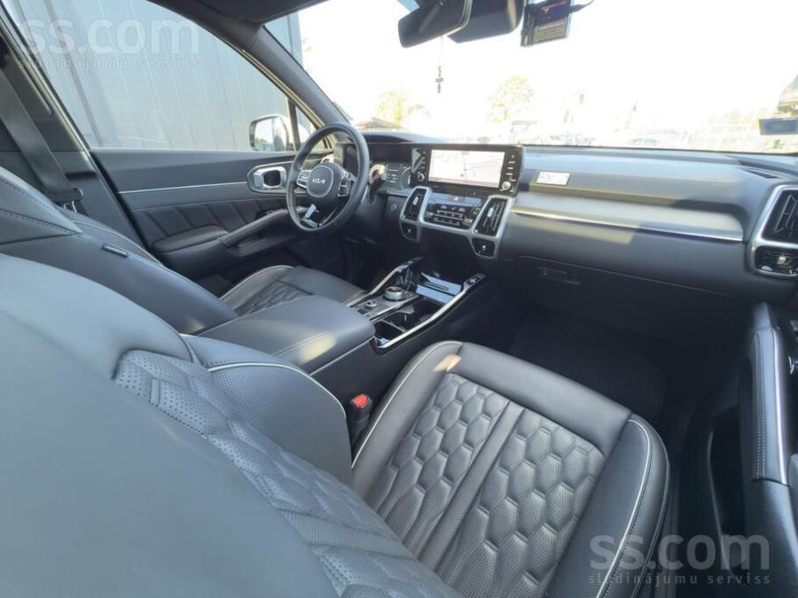 Balts Kia Sorento 2023 Jelgava, ar dzinēja tilpumu 1.60 L un nobraukumu 33 tūkst. km par 47900 €, foto 20 vietnē AUTOMOTO.COM.LV