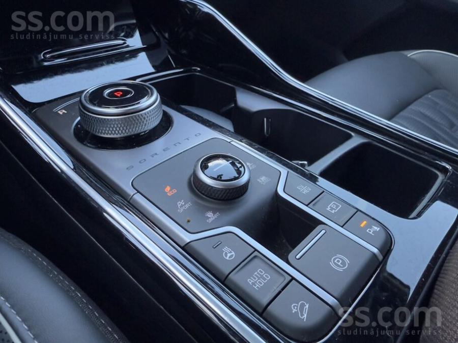 Balts Kia Sorento 2023 Jelgava, ar dzinēja tilpumu 1.60 L un nobraukumu 33 tūkst. km par 47900 €, foto 26 vietnē AUTOMOTO.COM.LV
