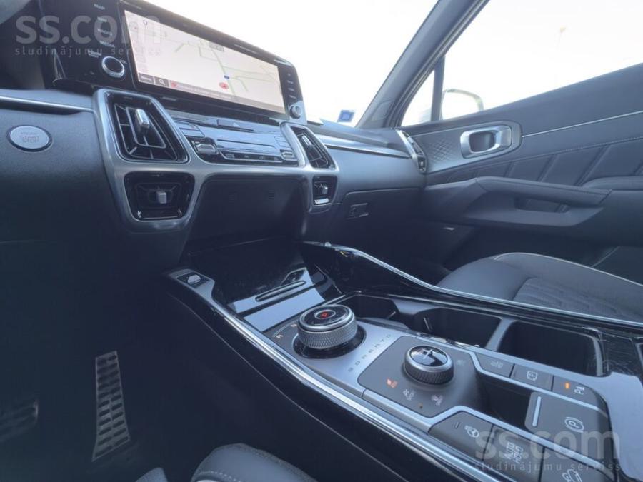Balts Kia Sorento 2023 Jelgava, ar dzinēja tilpumu 1.60 L un nobraukumu 33 tūkst. km par 47900 €, foto 27 vietnē AUTOMOTO.COM.LV