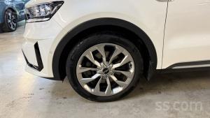 White Kia Sorento 2023 in Riga, with an engine capacity of 2.20 L and mileage of 46 thousand km for 37900 €, photo 8 on AUTOMOTO.COM.LV