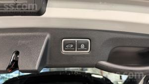 White Kia Sorento 2023 in Riga, with an engine capacity of 2.20 L and mileage of 46 thousand km for 37900 €, photo 15 on AUTOMOTO.COM.LV