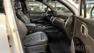 White Kia Sorento 2023 in Riga, with an engine capacity of 2.20 L and mileage of 46 thousand km for 37900 €, photo 17 on AUTOMOTO.COM.LV