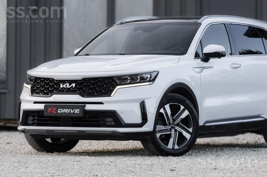 Balts Kia Sorento 2023 Jelgava, ar dzinēja tilpumu 1.60 L un nobraukumu 63 tūkst. km par 39900 €, foto 5 vietnē AUTOMOTO.COM.LV